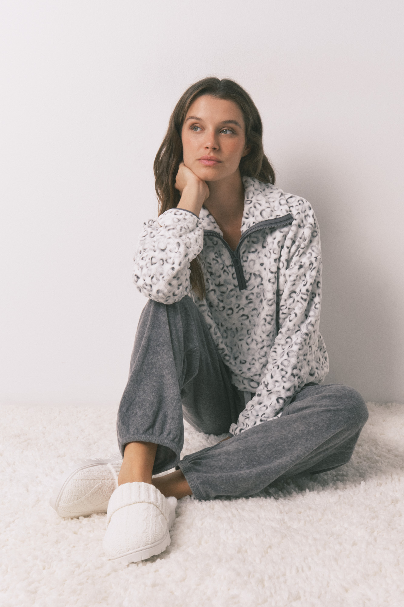Pijama larga de forro polar con estampado animal | Pijamas de mujer ...