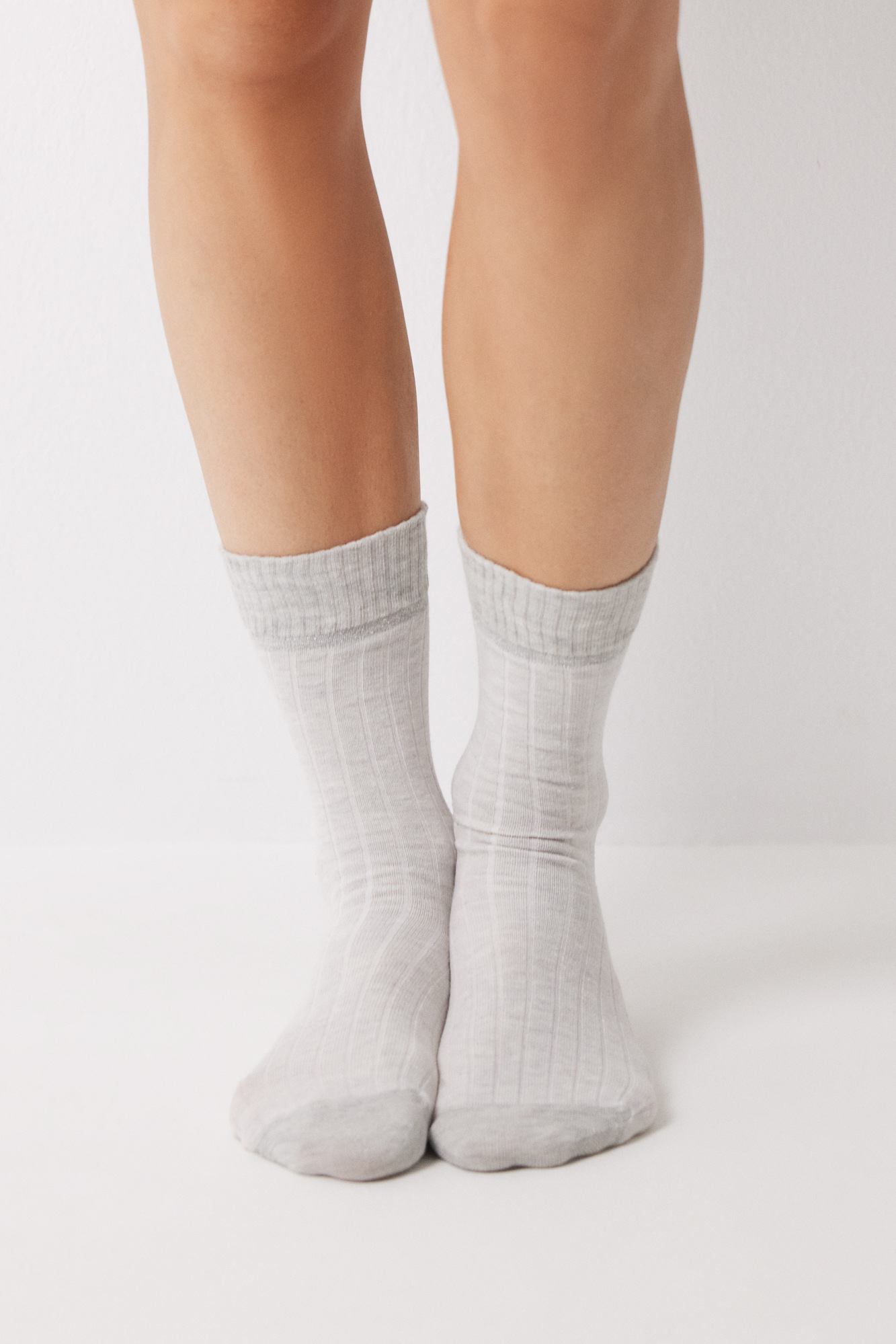 Calcetines largos gris básicos | Calcetines para mujer | WomenSecret-MX