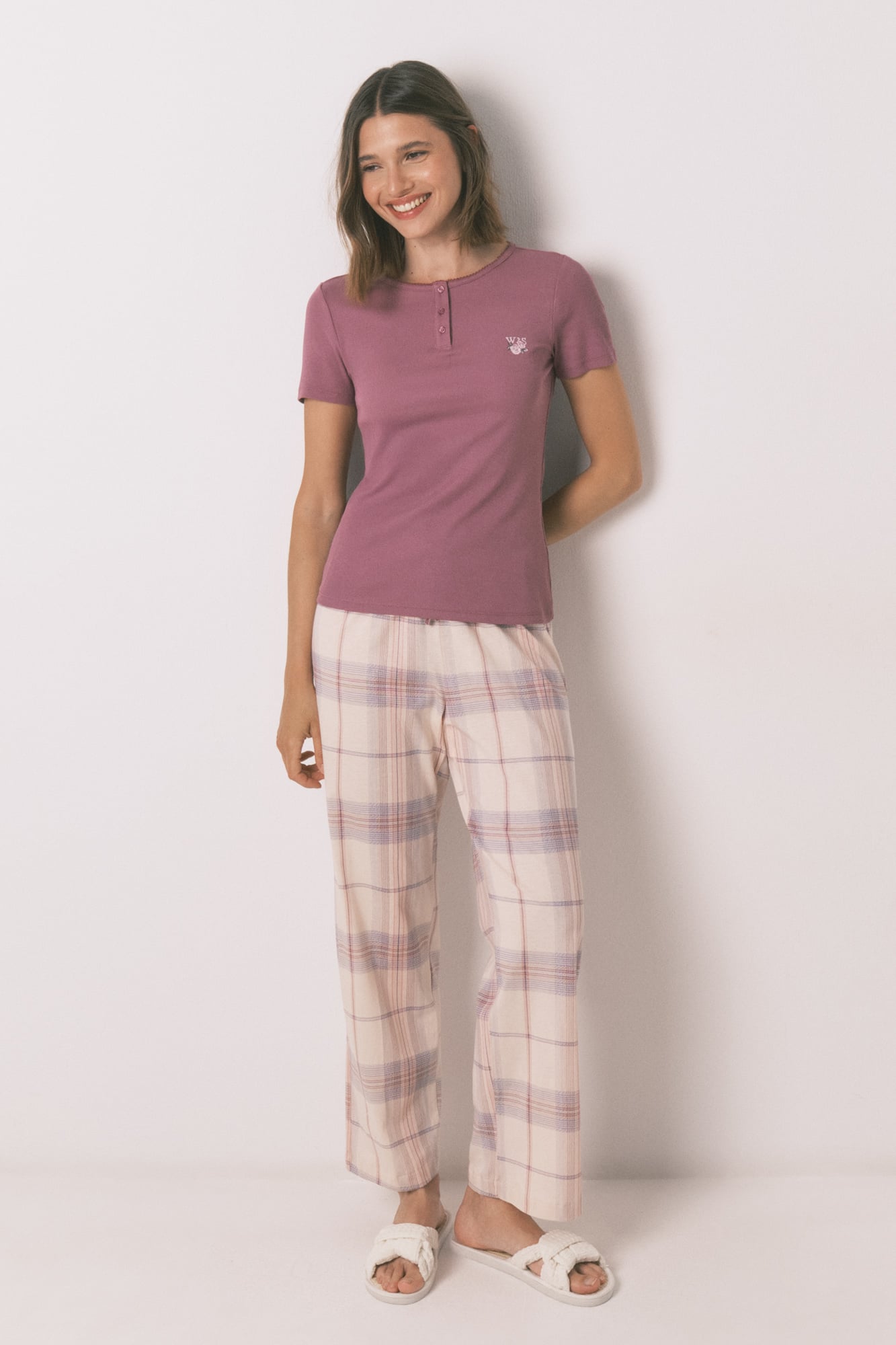 Pijama larga con estampado de cuadros rosas | Pijamas de mujer ...